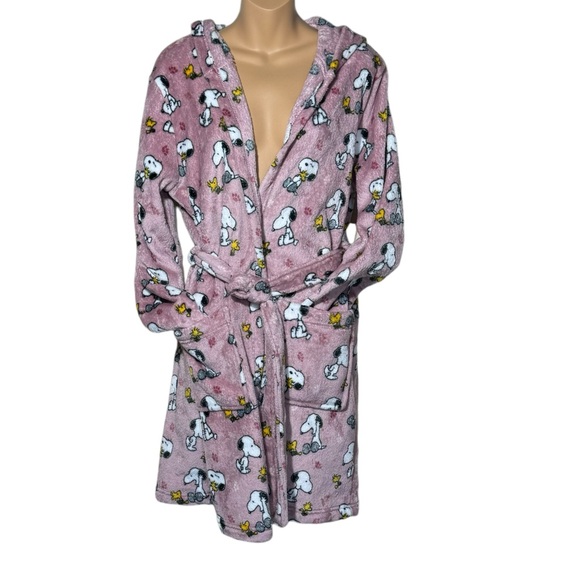 Peanuts | Intimates & Sleepwear | Peanuts Snoopy Plush Robe Cozy Warm ...